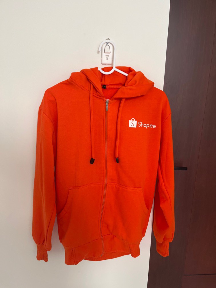 Jaket hoodie Shopee official merchandise size L, Fesyen Pria, Pakaian ...