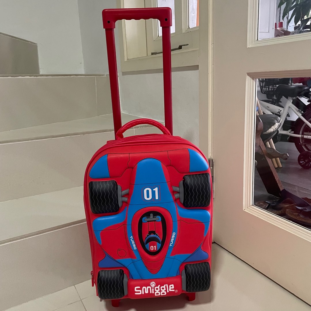 kids smiggle red luggage bag, Hobbies & Toys, Travel, Luggage on Carousell
