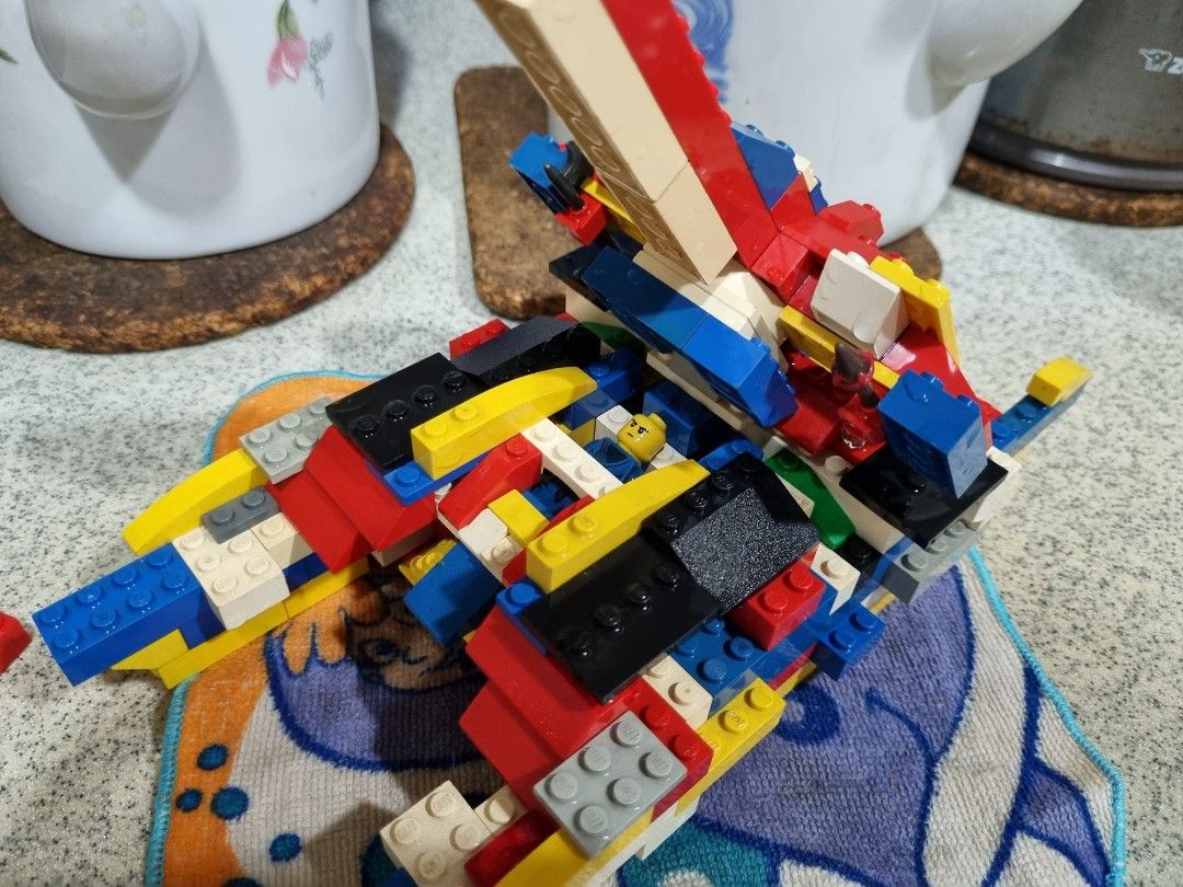 Lego bricks & figurines from various sets, Hobbies & Toys, Toys & Games ...