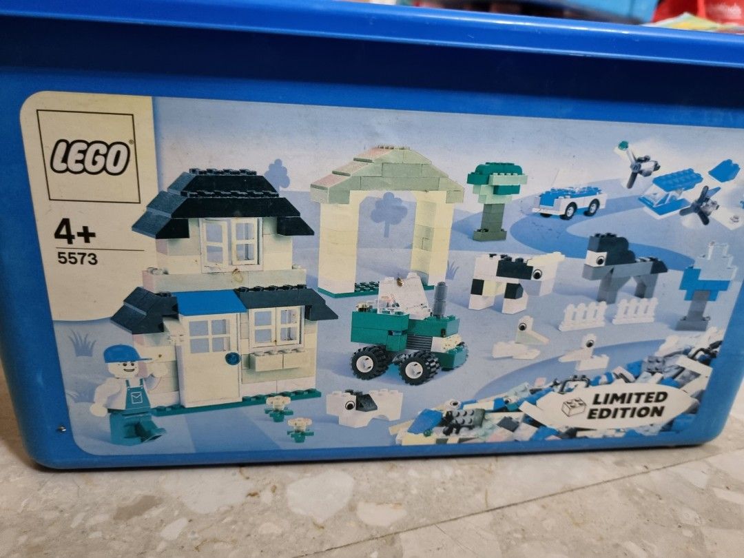 Lego bricks & figurines from various sets, Hobbies & Toys, Toys & Games ...