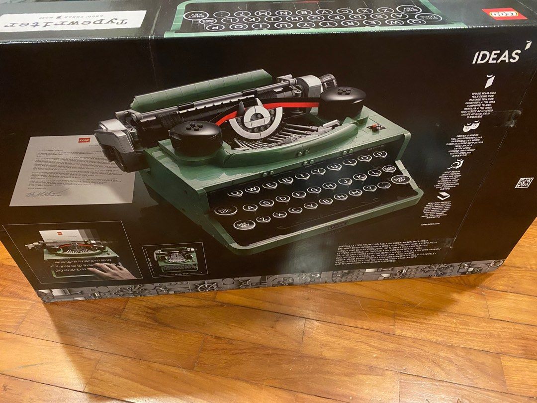 Lego typewriter / Lego figurines / Lego car / Lego toy / Lego plane ...
