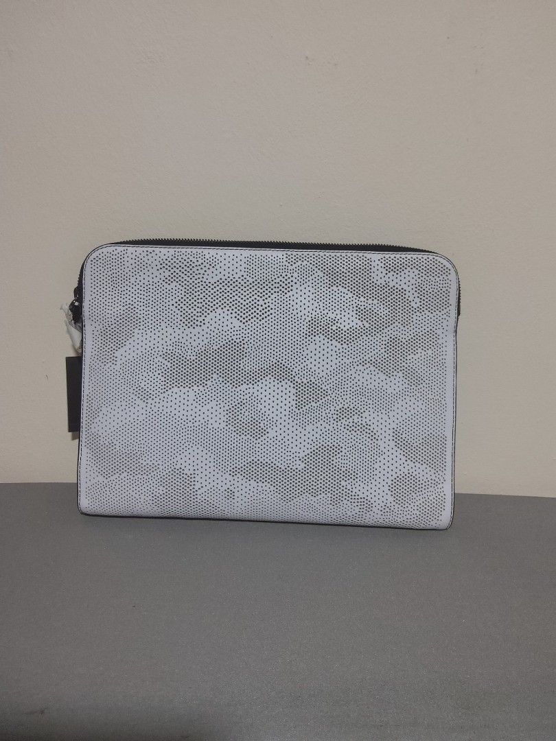 Michael kors portfolio case, Luxury, Bags & Wallets on Carousell