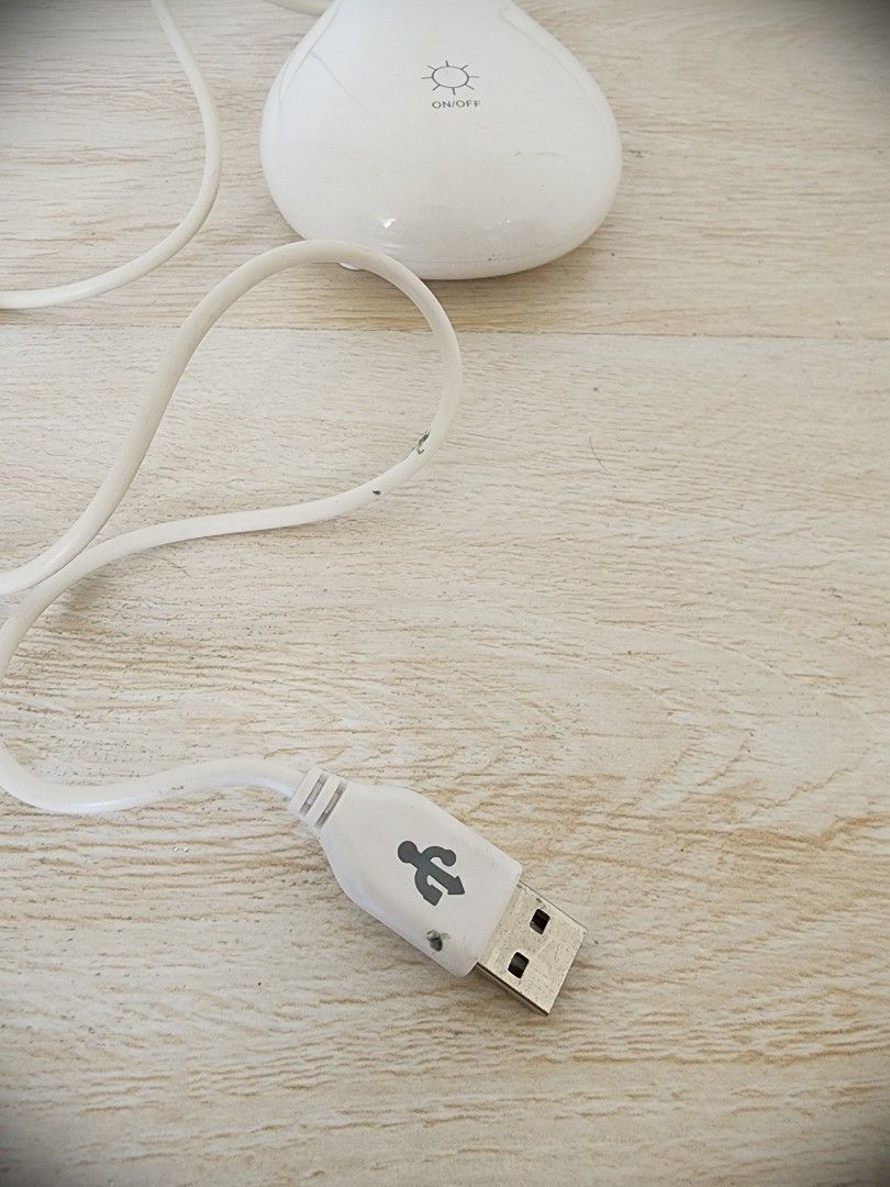 Miniso USB Desk Light on Carousell
