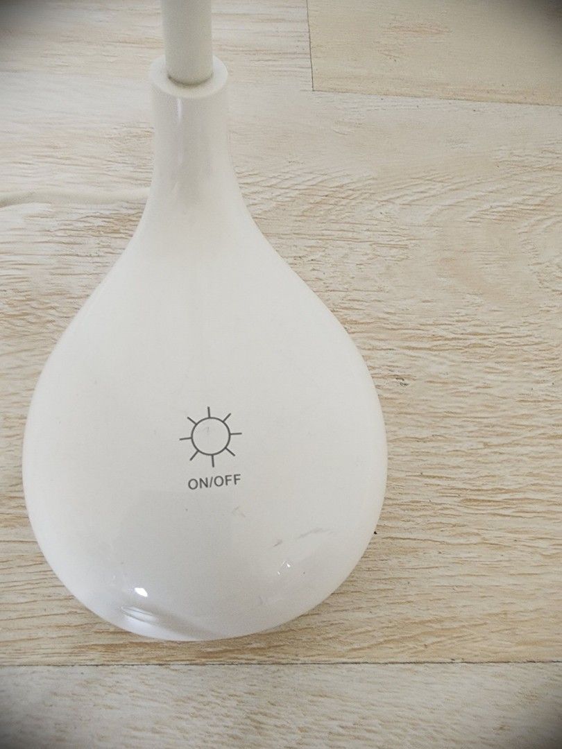 Miniso USB Desk Light on Carousell