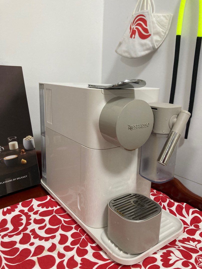 Nespresso lattissima one +one set of glass, TV & Home Appliances ...