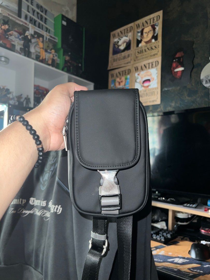 Nintendo bag and 7dayz sling bag, Men's Fashion, Bags, Sling Bags on ...