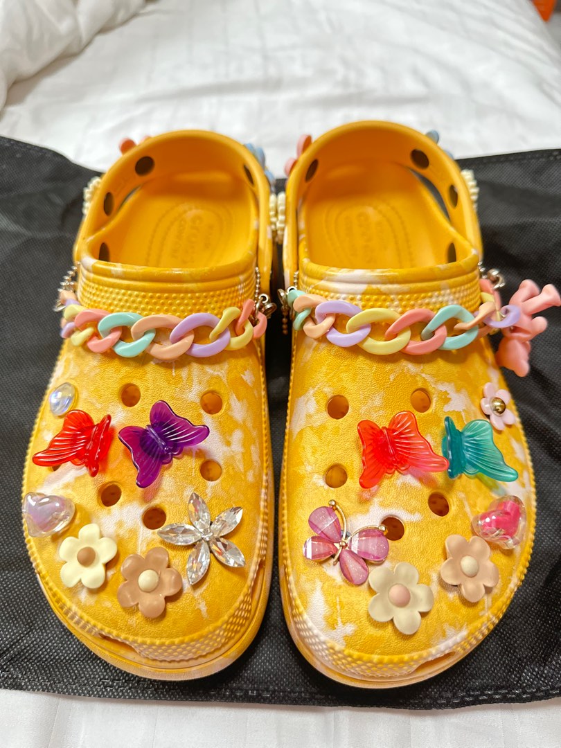 *Original* Platform Crocs, Women's Fashion, Footwear, Sandals on Carousell