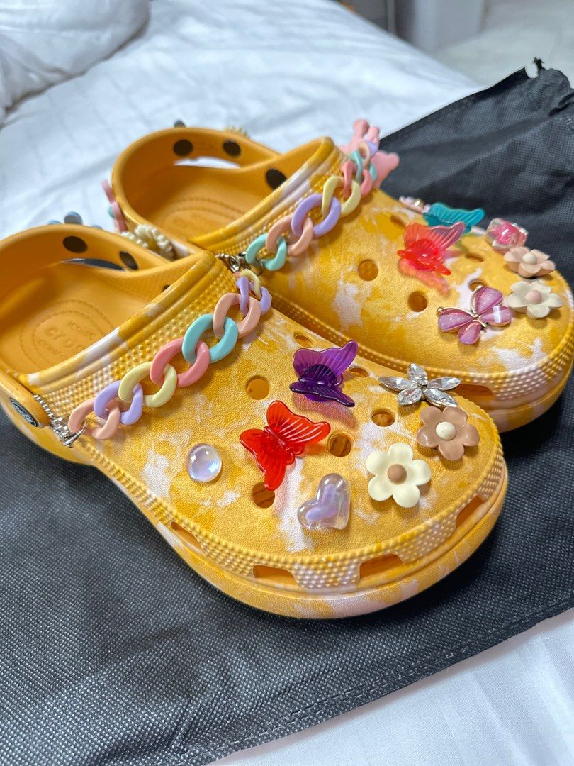 *Original* Platform Crocs, Women's Fashion, Footwear, Sandals on Carousell
