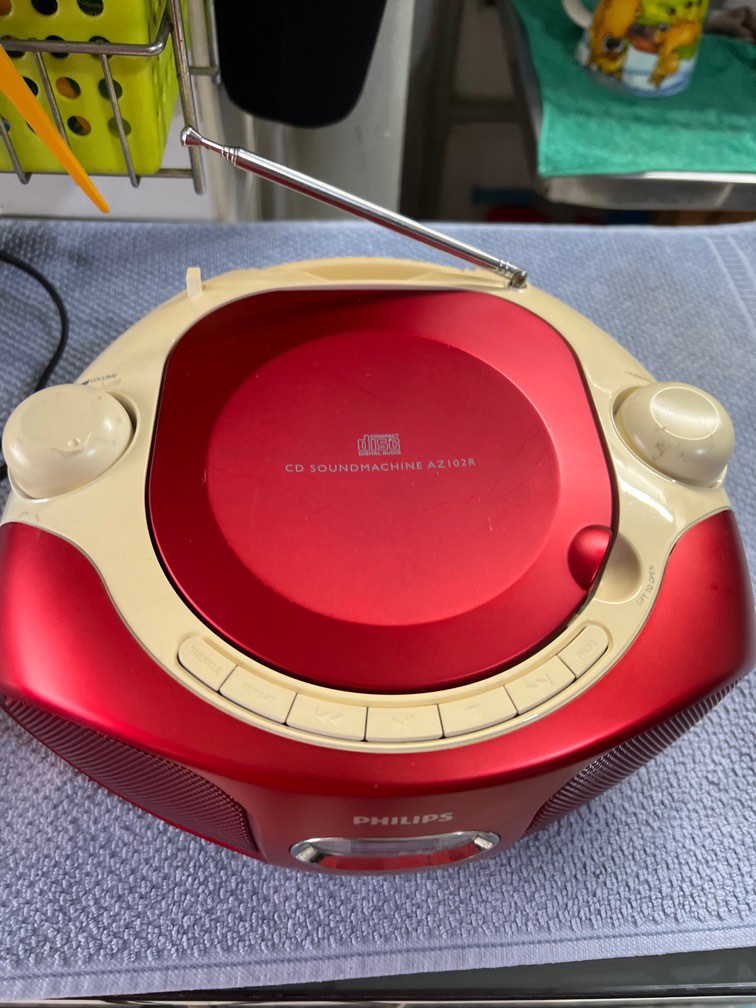 Philip cd/radio player, Audio, Portable Audio Accessories on Carousell