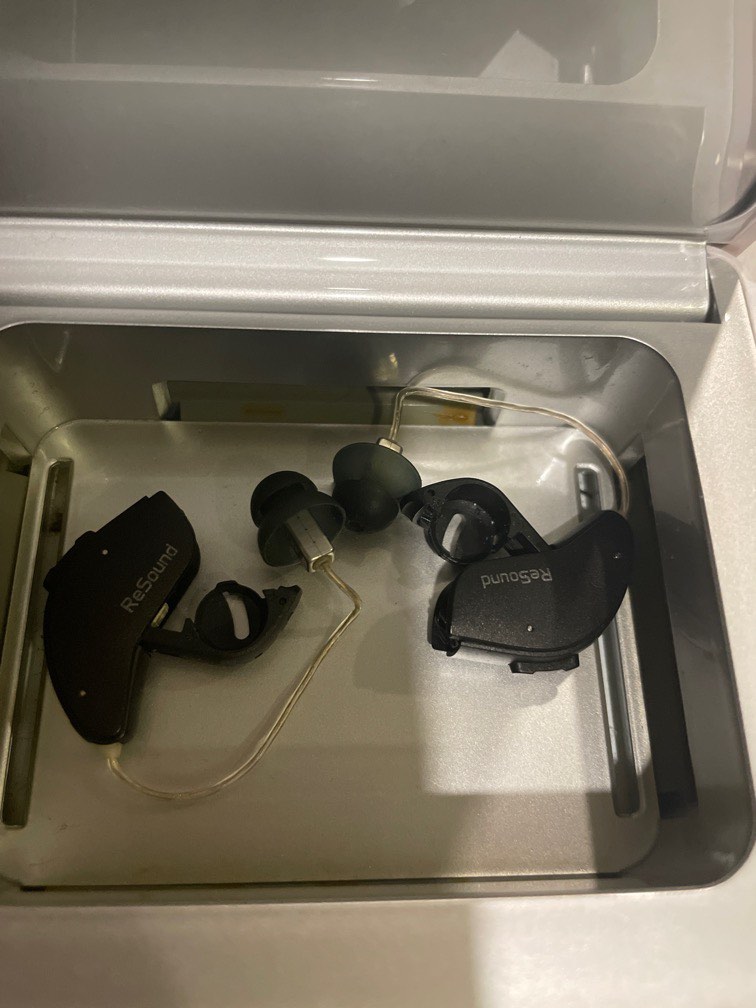 ReSound hearing aids with box, extra battery, pouch, Health & Nutrition ...