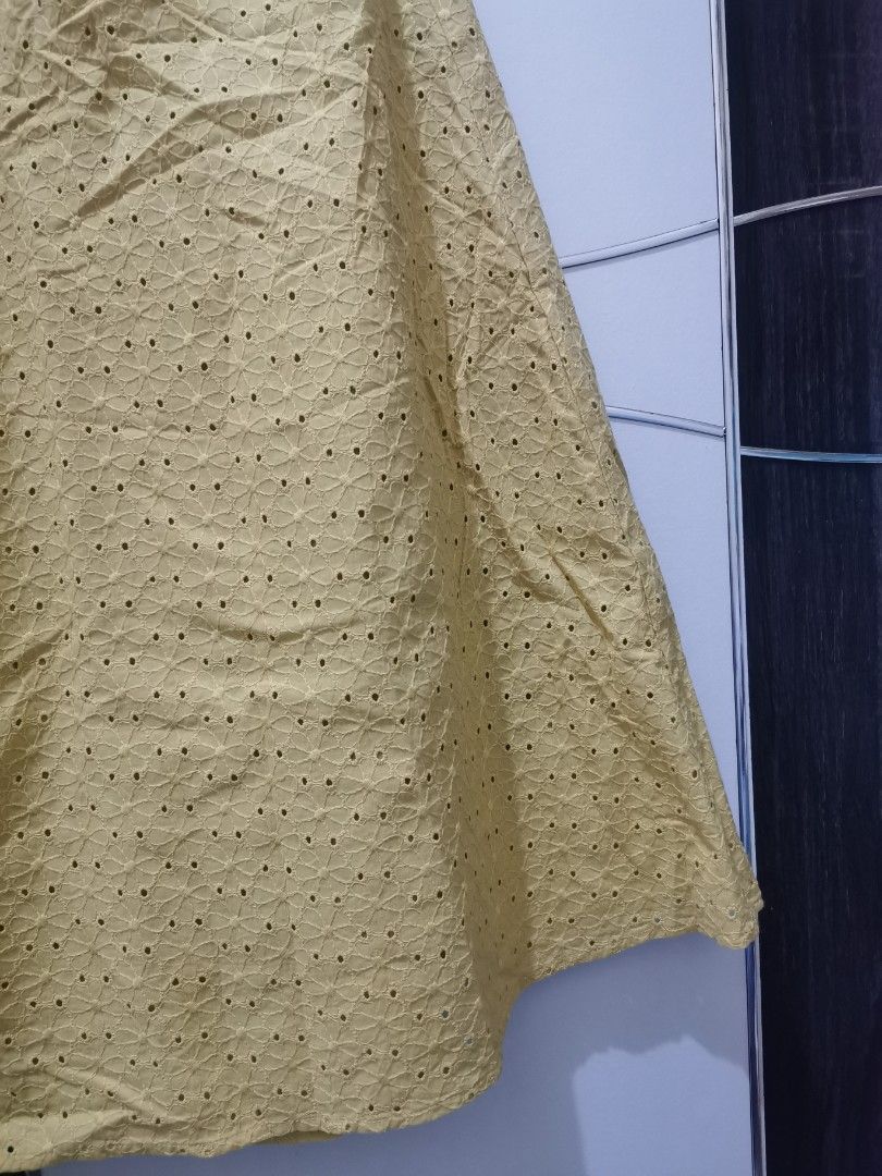 SALE khusus Hari INi!!! Rok Katbol GU Uniqlo warna soft yellow, Fesyen ...