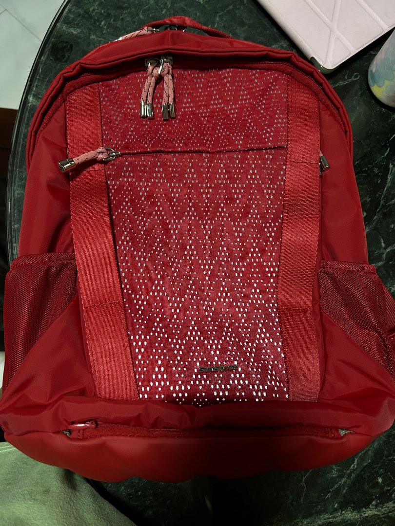 Samsonite Red back pack, Men's Fashion, Bags, Backpacks on Carousell