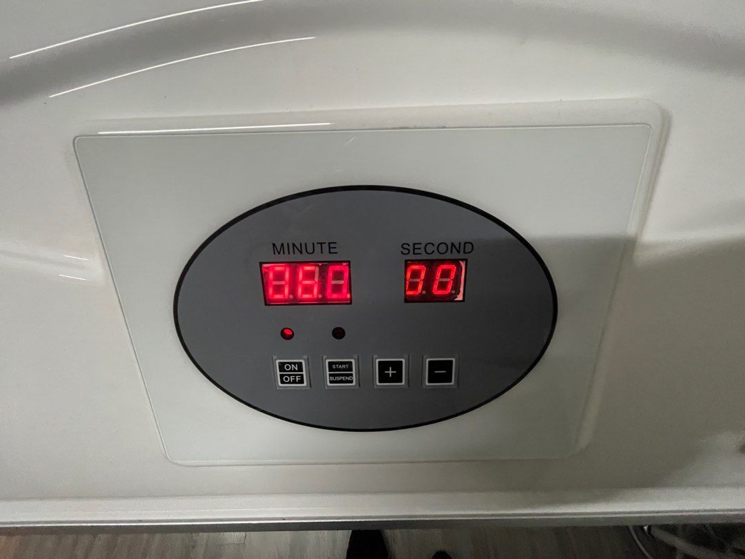 “Red Light Therapy chamber machine”, Health & Nutrition, Assistive ...