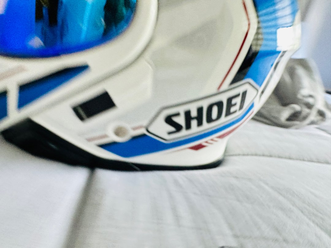 Shoei Neotec 2 with SENA SRL Mesh communicator installed ...