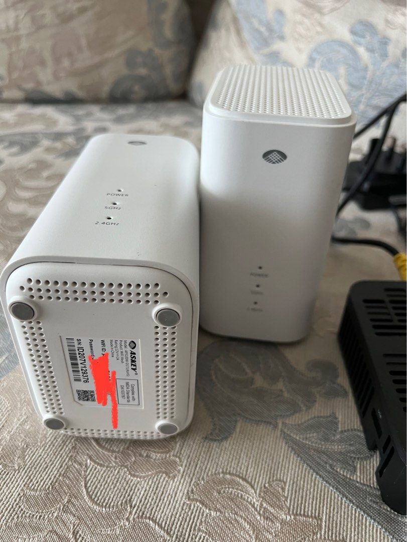 Singtel-issued router and 2 Askey AP5100W WiFi Mesh, Computers & Tech ...