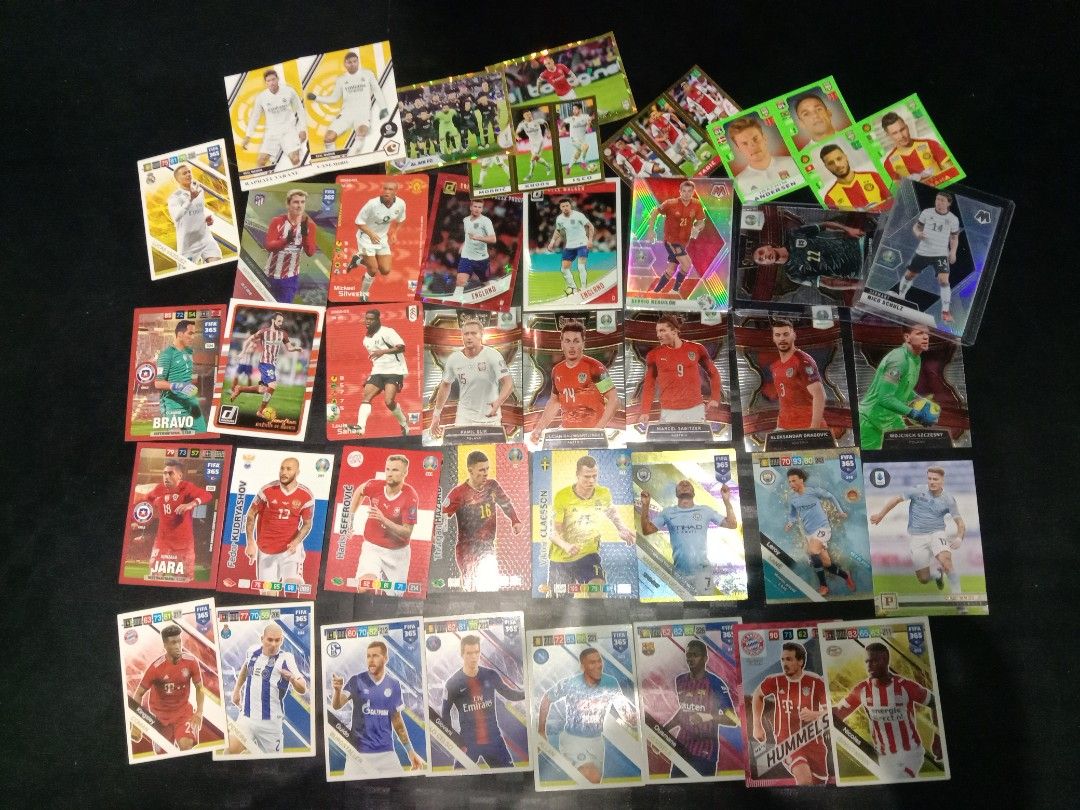 SOCCER/FOOTBALL Cristiano Ronaldo, Messi, random collectibles (Cards ...