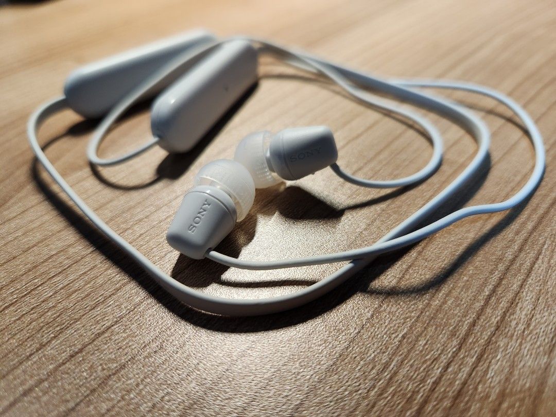 Sony Bluetooth Earphones WI-C100, Audio, Earphones on Carousell