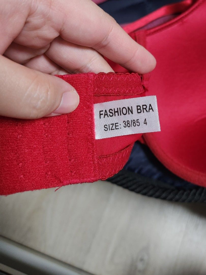 Steamless bra, Women's Fashion, New Undergarments & Loungewear on Carousell