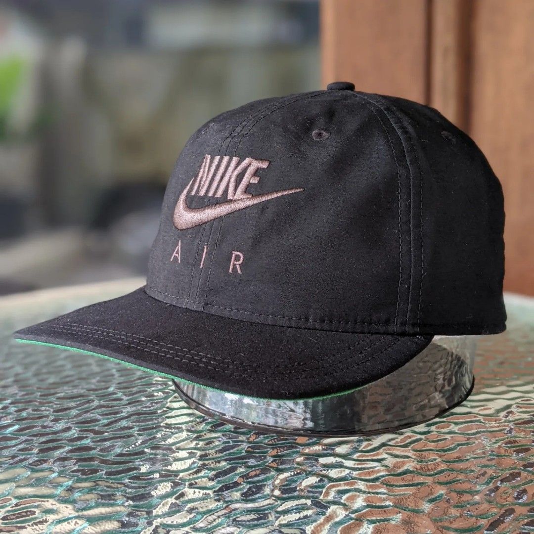 Topi Nike Air Black on Black Cap, Fesyen Pria, Aksesoris, Topi di Carousell