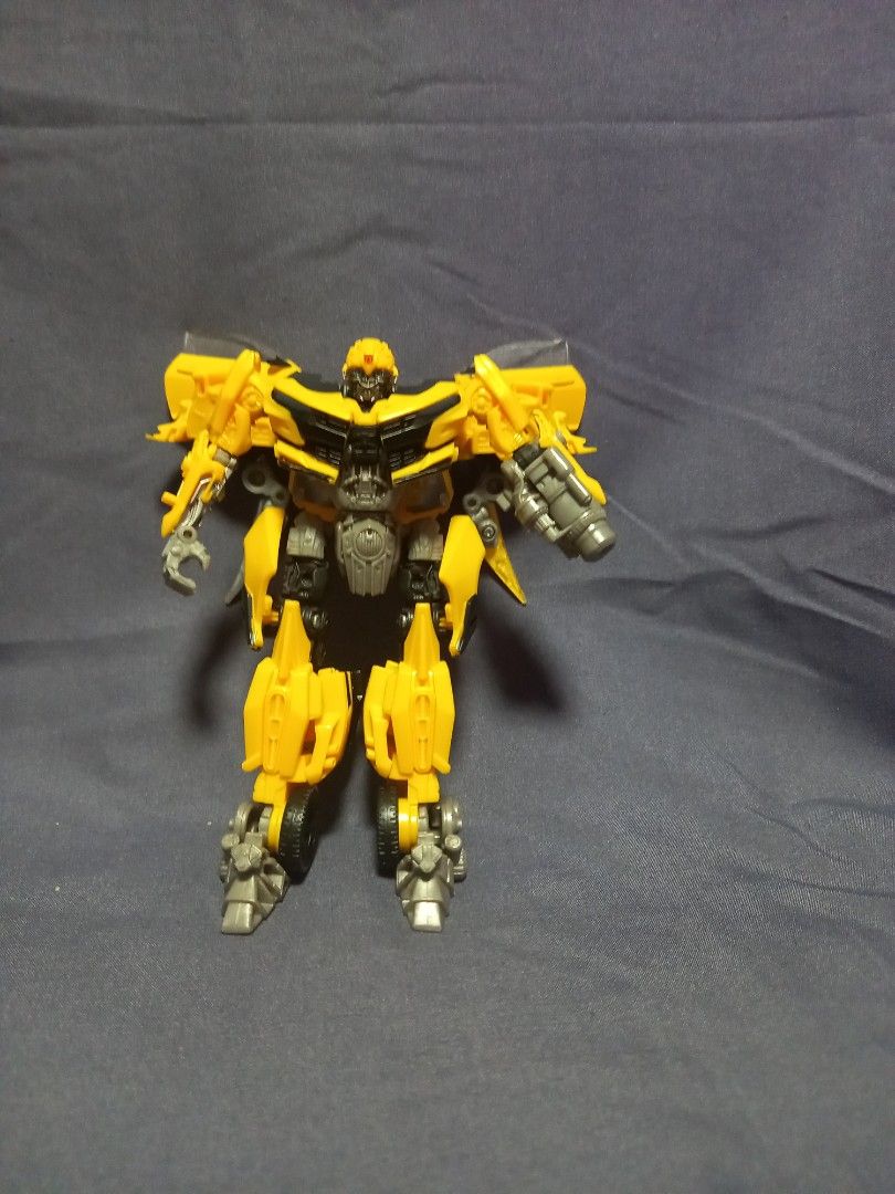 Transformers studio series 25 bumblebee, Hobbies & Toys, Toys & Games ...