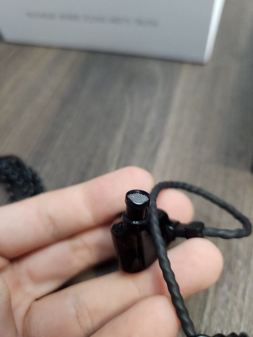 Truthear X Crinacle Zero: Red IEM, Audio, Earphones on Carousell