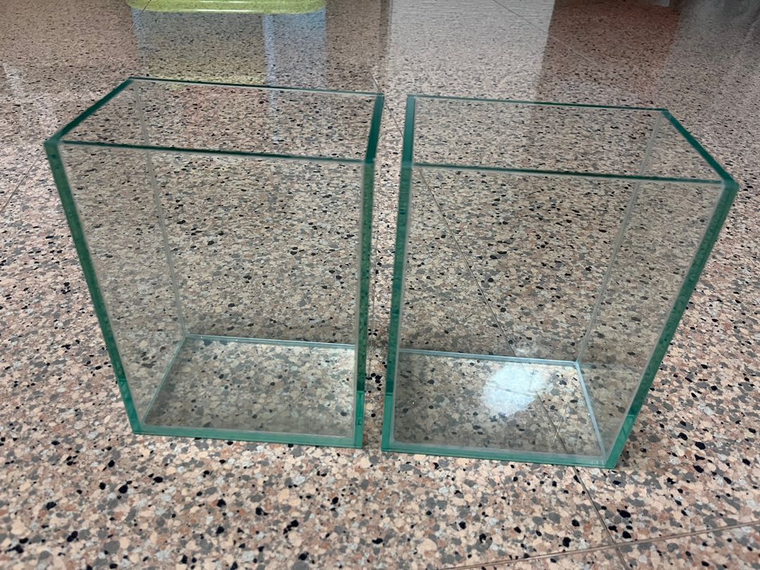 Two fish tanks 20x15x10cm, Pet Supplies, Homes & Other Pet Accessories ...