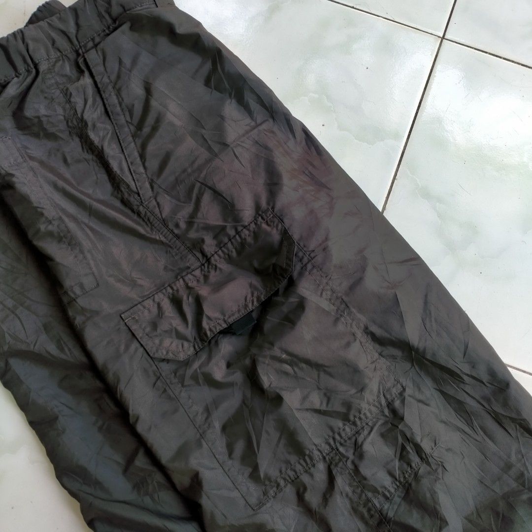 UNIQLO HEAT TECH PARACHUTE PANTS on Carousell
