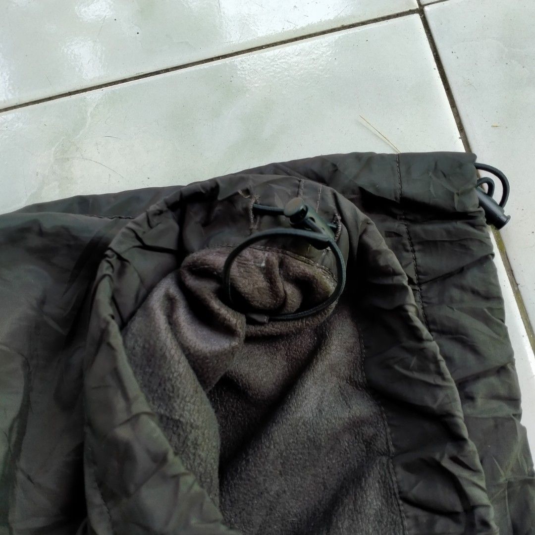 UNIQLO HEAT TECH PARACHUTE PANTS on Carousell