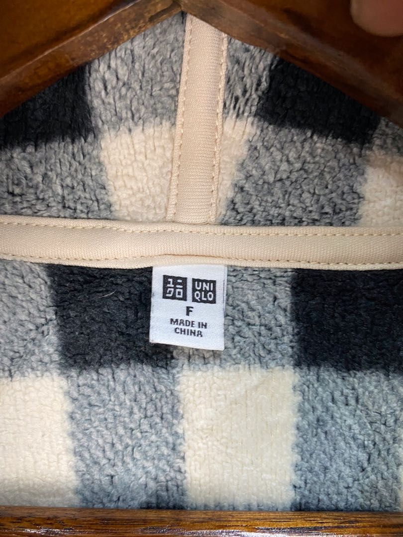 Uniqlo poncho, Women's Fashion, Tops, Other Tops on Carousell