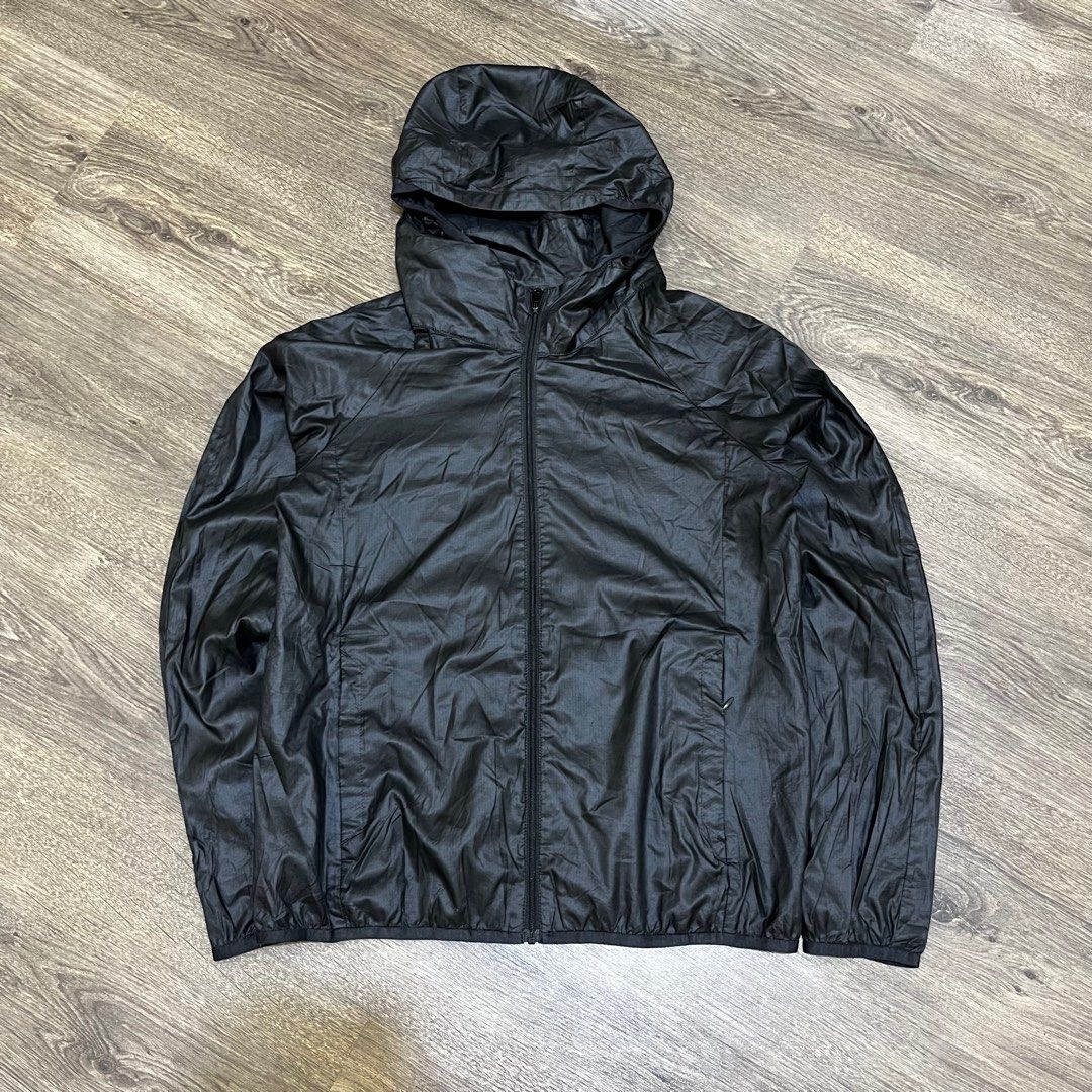 Uniqlo running jacket black, Fesyen Wanita, Pakaian Wanita, Baju Luaran ...