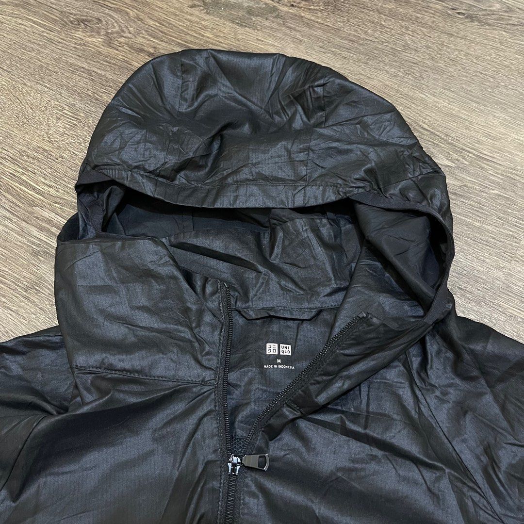 Uniqlo running jacket black, Fesyen Wanita, Pakaian Wanita, Baju Luaran ...