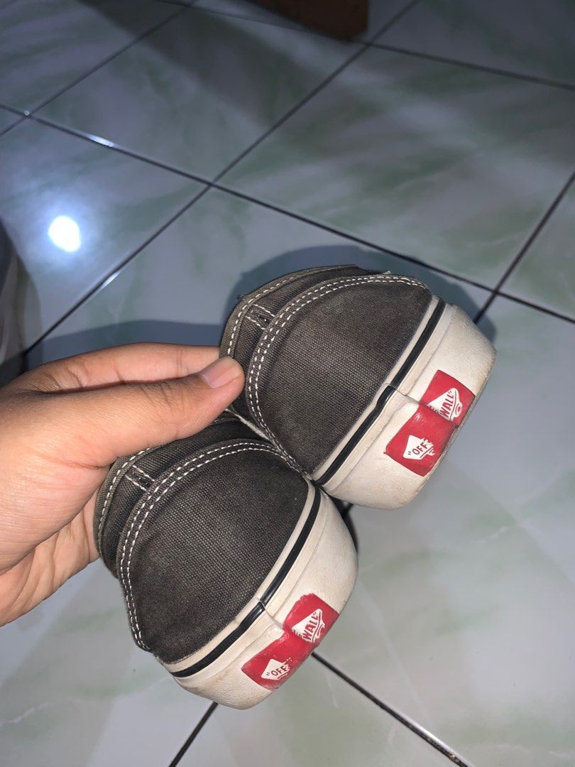Vans ORIGINAL, Fesyen Pria, Sepatu , Sneakers di Carousell