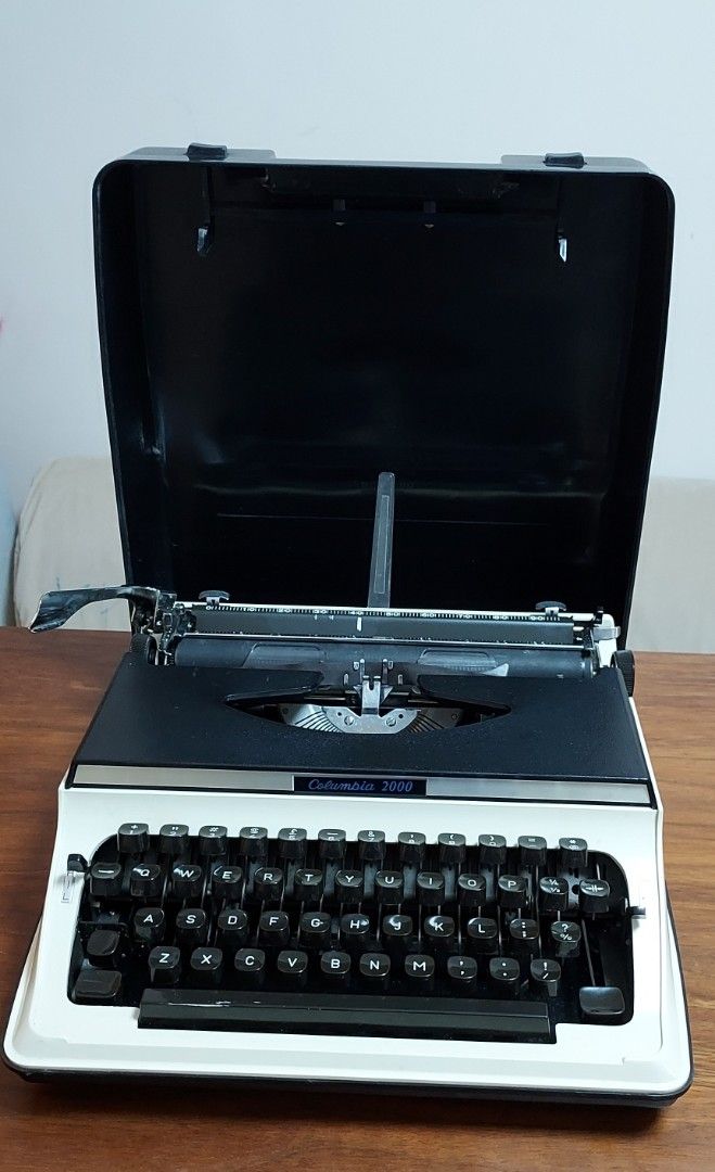 Vintage Columbia/2000 Typewriter, Hobbies & Toys, Memorabilia ...