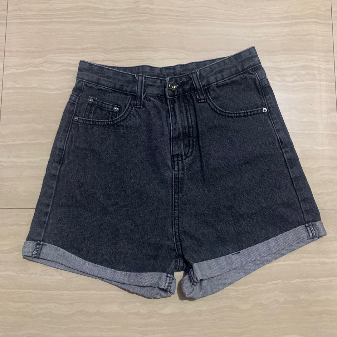Y2k basic cleancut denim shorts, Women's Fashion, Bottoms, Shorts on ...