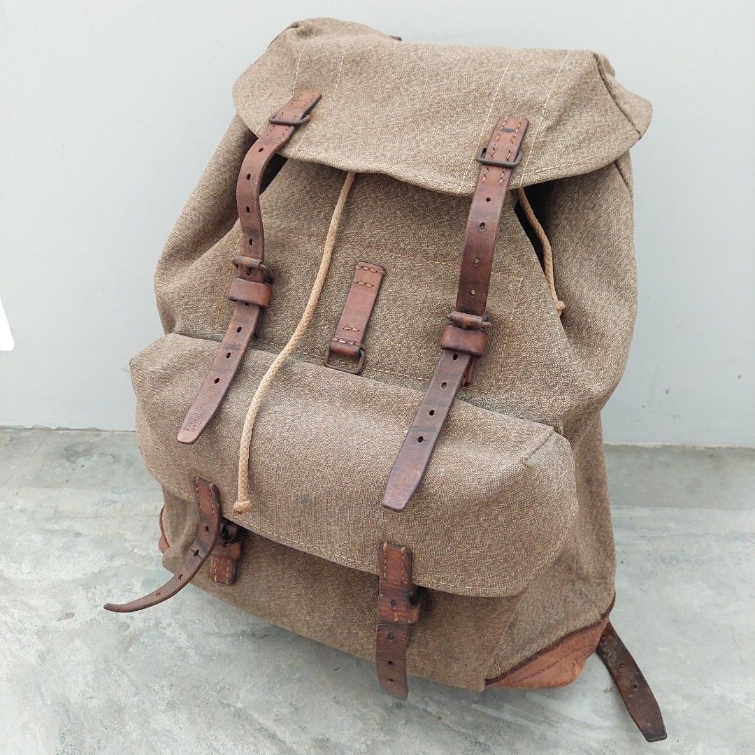 1953 Vintage Swiss Army "Salt and Pepper" Rucksack, Men's Fashion, Bags ...