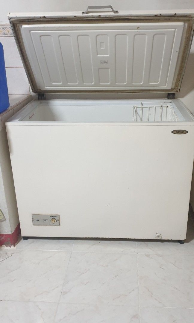 2nd hand freezer, TV & Home Appliances, Other Home Appliances on Carousell