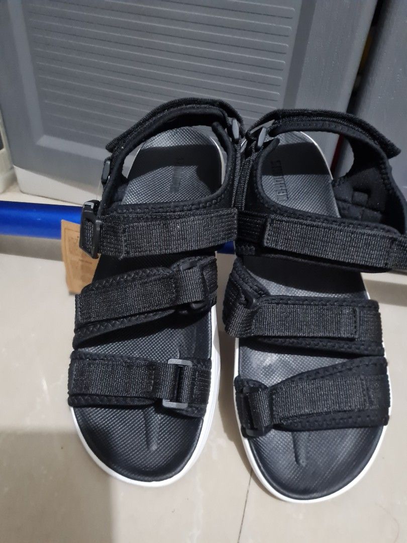 Brandnew with Tag shoopen sandals on Carousell