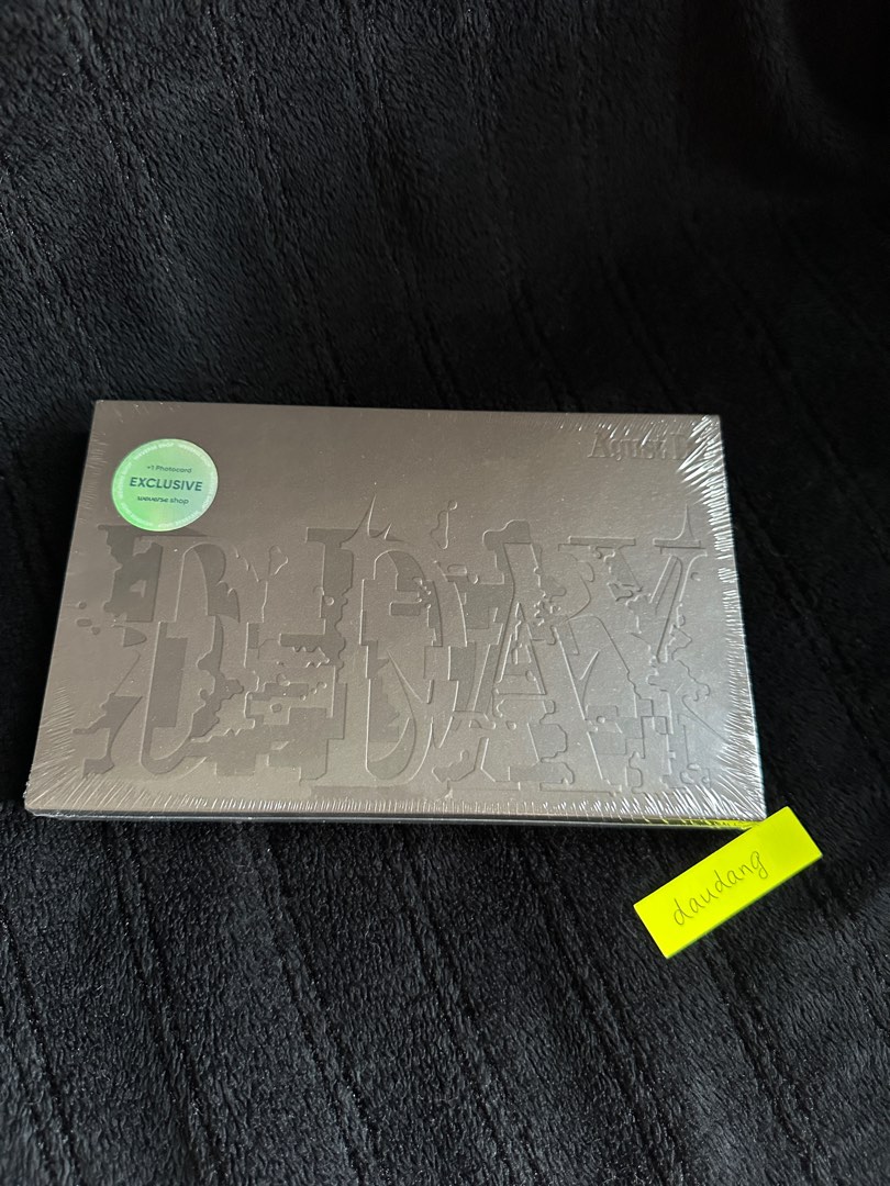 【出】BTS AUGUST D (SUGA) D-DAY US WEVERSE EXCLUSIVE ALBUM, 興趣及遊戲, 收藏品及紀念品 ...
