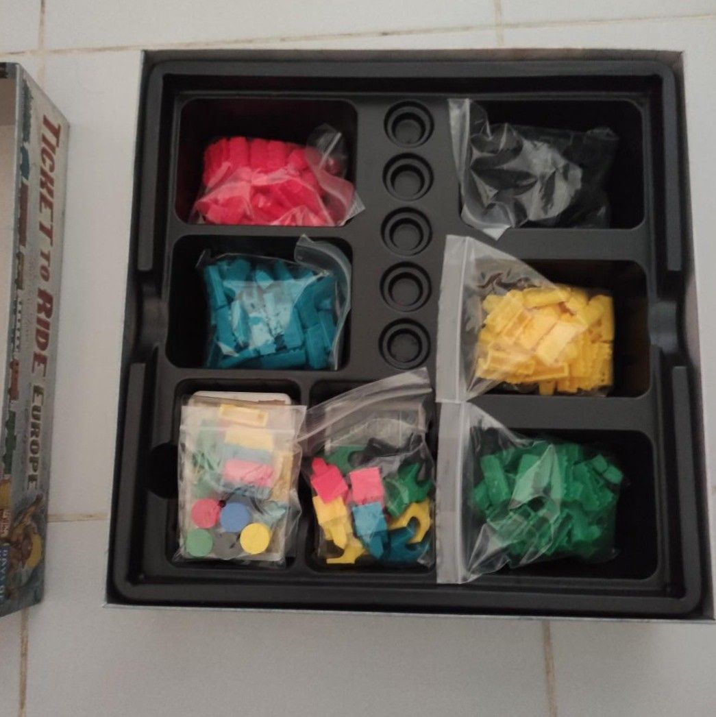 Cheap Card Game / Boardgame (Dixit/Saboteur/Jamaica/Ticket to Ride ...