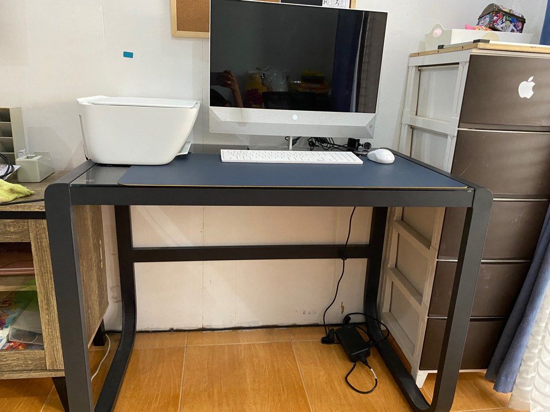 Computer desktop free printer and table and other accessories on Carousell