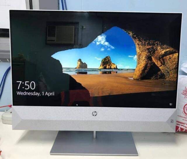 Computer desktop free printer and table and other accessories on Carousell