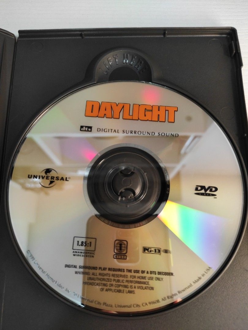 DAYLIGHT DVD, 興趣及遊戲, 音樂、樂器 & 配件, 音樂與媒體 - CD 及 DVD - Carousell