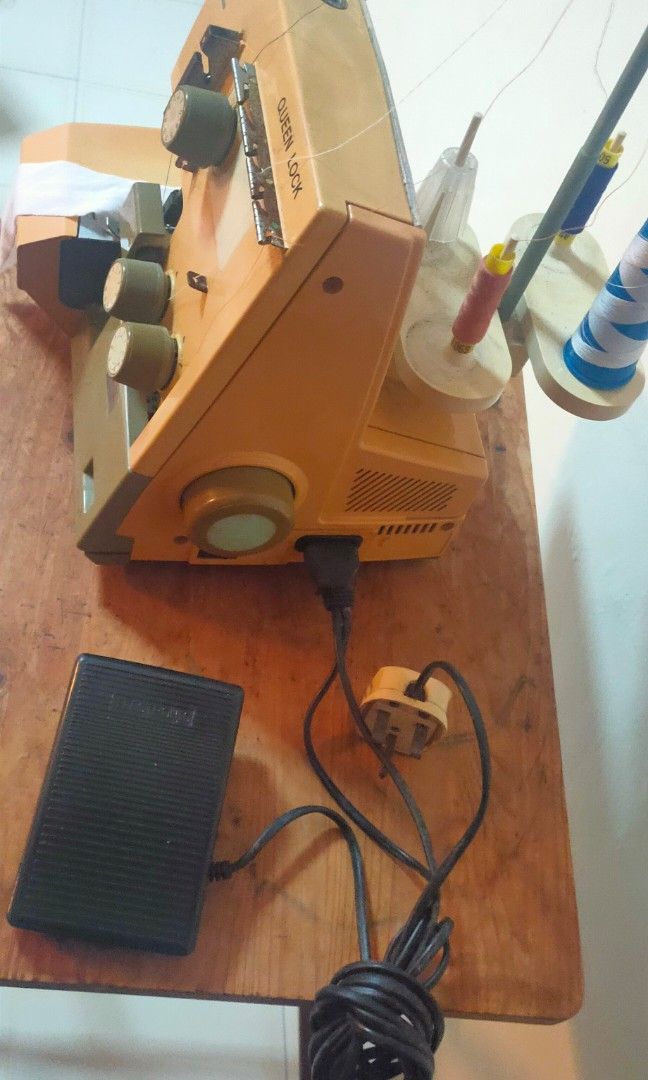 Edging sewing machine, Hobbies & Toys, Stationery & Craft, Craft ...