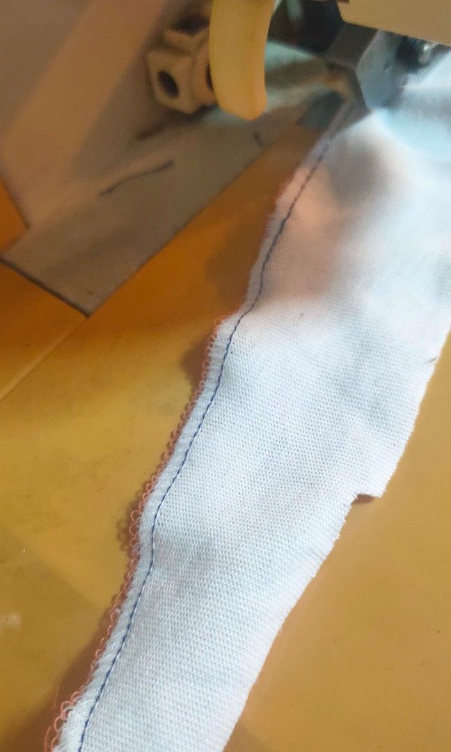 Edging sewing machine, Hobbies & Toys, Stationery & Craft, Craft ...