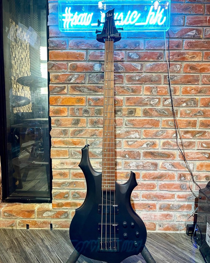 ESP LTD F-204, 興趣及遊戲, 音樂、樂器 & 配件, 樂器 - Carousell