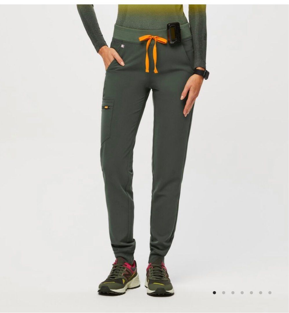 Figs limited edition moss, Men's Fashion, Bottoms, Joggers on Carousell