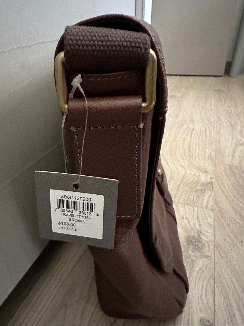 Fossil Travis City Bag (Leather), Men's Fashion, Bags, Sling Bags on ...