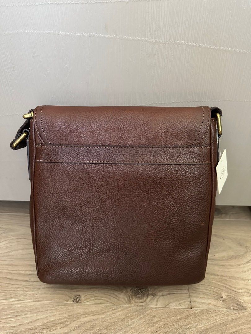 Fossil Travis City Bag (Leather), Men's Fashion, Bags, Sling Bags on ...
