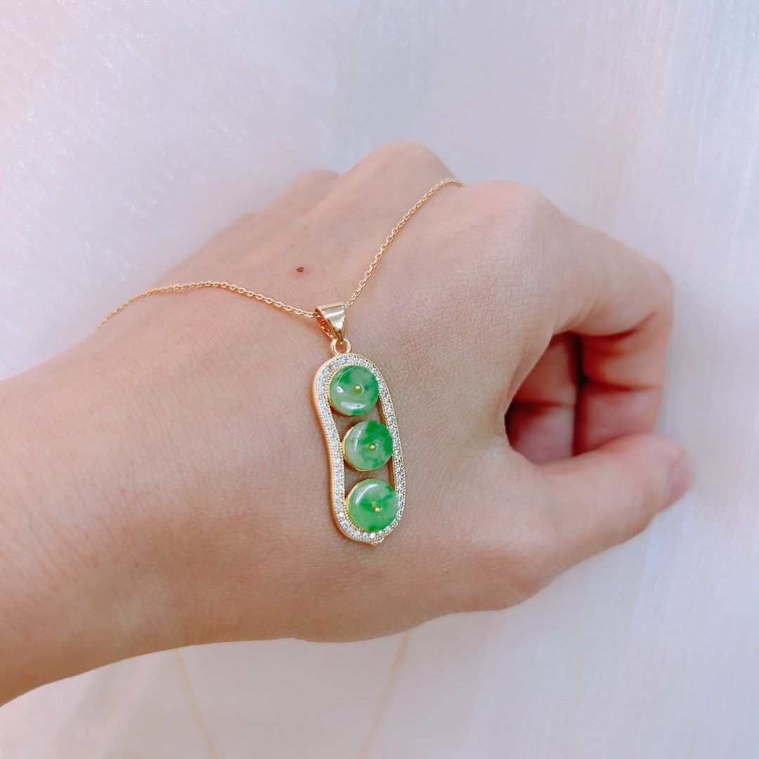 Grade A Feicui pendant with certificate, Women's Fashion, Jewelry ...