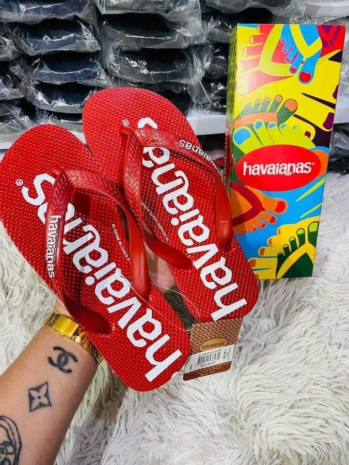 HAVAIANAS ORIGINAL, Women's Fashion, Footwear, Slippers and slides on Carousell